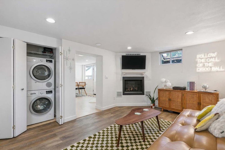 Vibrant 70s Bungalow Near Green Lake! - Seattle, WA