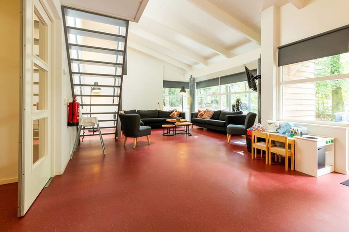 Dit Grote Vakantiehuis "De Stee" Is Geschikt Voor Maar Liefst 11 Personen En Daardoor De Perfecte Locatie Voor Een Weekendje Weg Met Familie En/of Vrienden. - Drenthe