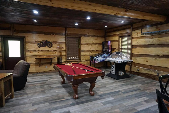 6-bedroom Master Deluxe, 5.5-bath Log Cabin With Theater Room - West Virginia