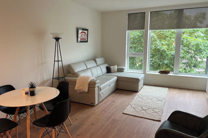 Resort Condo: 40 Min To Vancouver/whistler Gym, Rooftop Patio, Hottub, Sauna Etc - Squamish