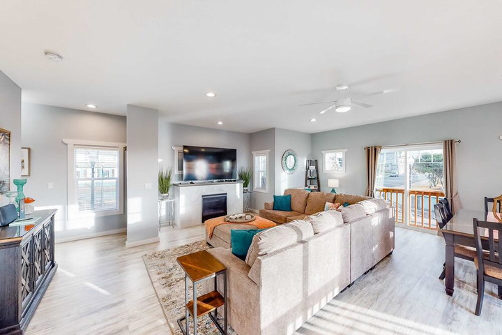 Coastal Gem Near The Beach With Spacious Layout - Walk To Dining & Shops - Newport, OR