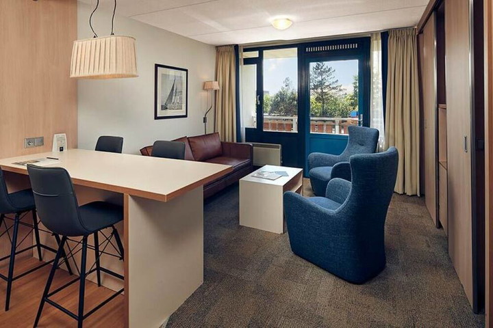 North Sea Getaway  Hotel Near Dunes, Beach Trails & Ferry Port - 2 Units - Ameland