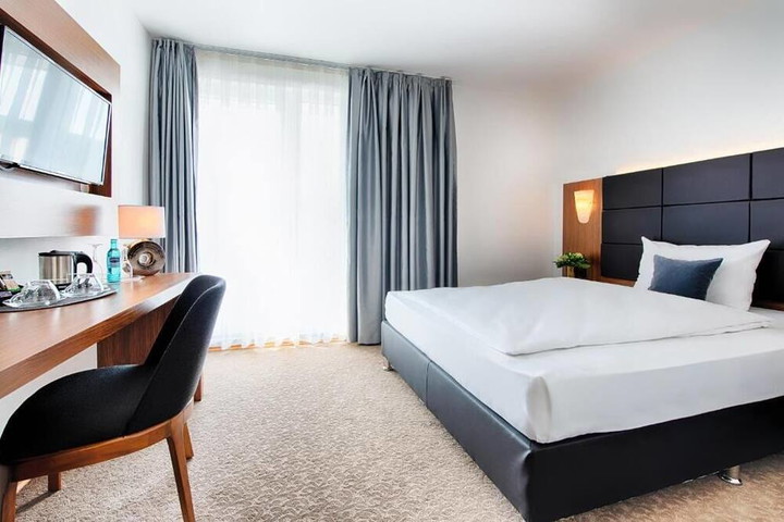 Pet-friendly Room Convenient For  Bad Dürkheim Trips | 1.2 Mi To Salinarium - Bad Dürkheim