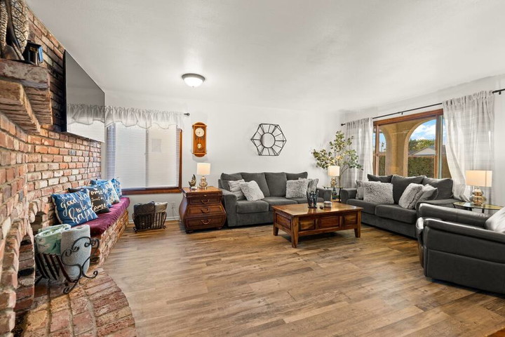 25% Off Oct 16-18 Perfect 4 Families, Full Ac - Ventura, CA