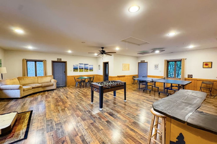 11br Private Cabins W/ Hot Tub, Sauna, Game Room - 2 Cabins! - Cherokee, NC