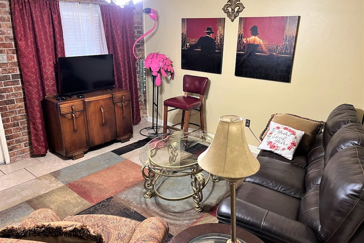 Sleek Downtown Condo Quick To Lsu, I-10, Mid-city - Baton Rouge, LA