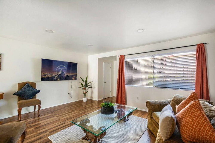 2bd/2bth Nobel Delight, Close To South Coast Plaza - Orange, CA