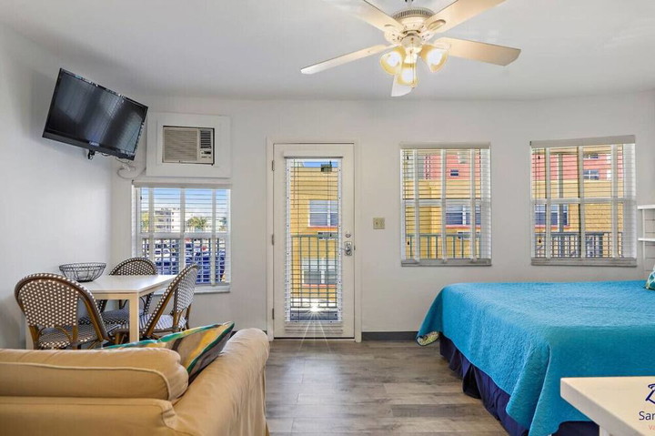 Sea Rocket 17: Second Floor Serenity In North - North Redington Beach, FL