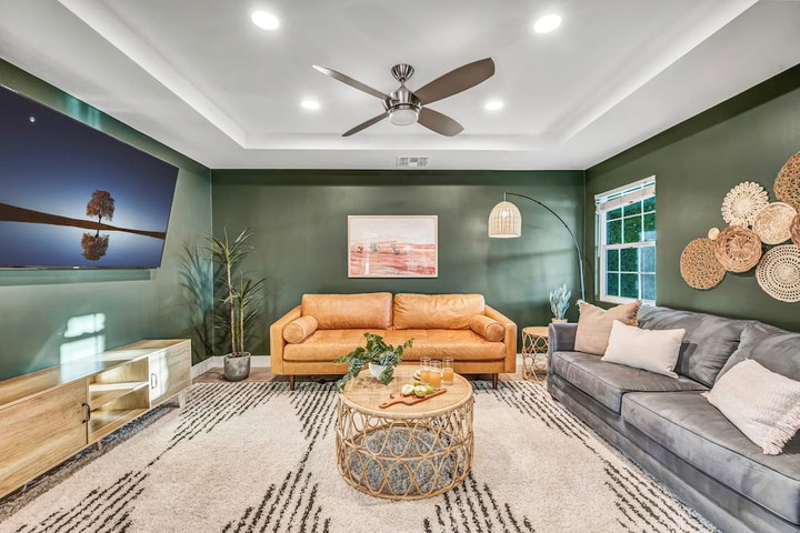 New! Heated Pool, Hot Tub, Putting Green, Game Yard & Near Downtown Phoenix! - Phoenix, AZ