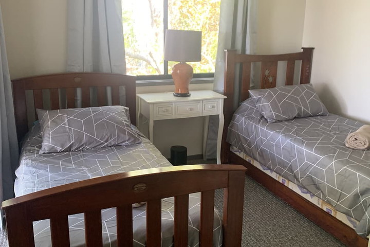 Perulpa Bay Getaway  Magnificent Upstairs Unit, 50m From Wate - Brisbane