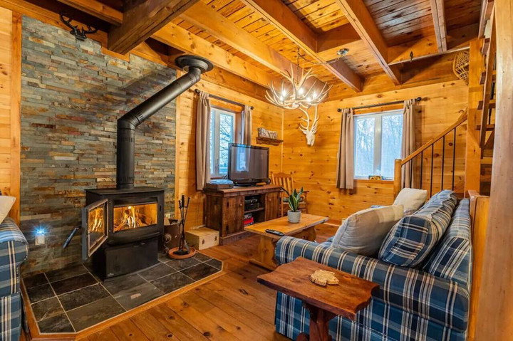 The Rustic - Nature Retreat With Private Spa - Saint-Sauveur