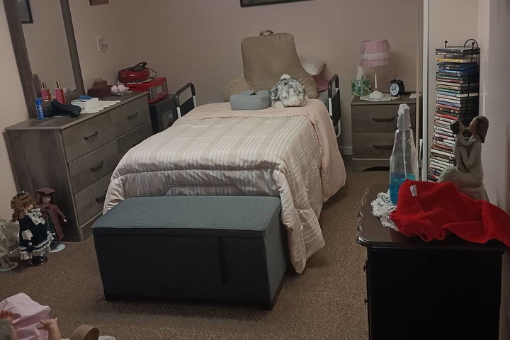 2-bedroom Bedroom In Tranquil Kansas City With Ac 15 Min To Arrow Head - Kansas City, MO