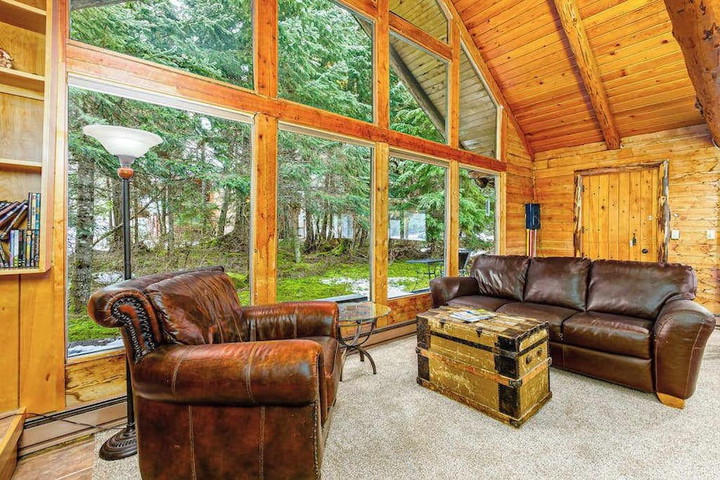 Alpine Meadows Log Cabin | Timber | Wood Stove - Alaska