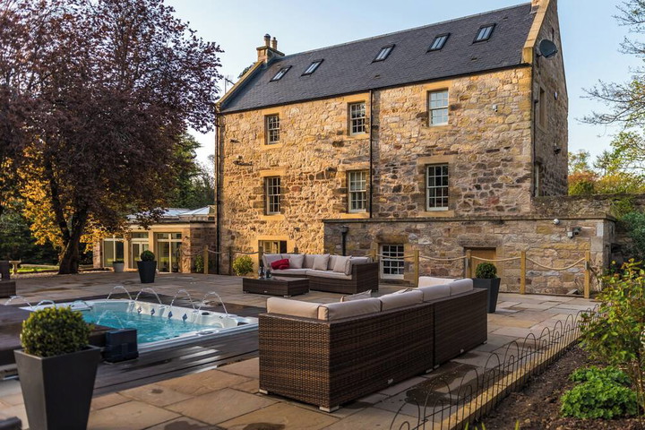 Luxury Scottish Country House Near Edinburgh - 
