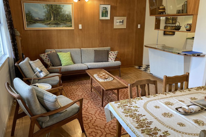 Comfortable Retro Bach, Close To Everything - Waiheke Island
