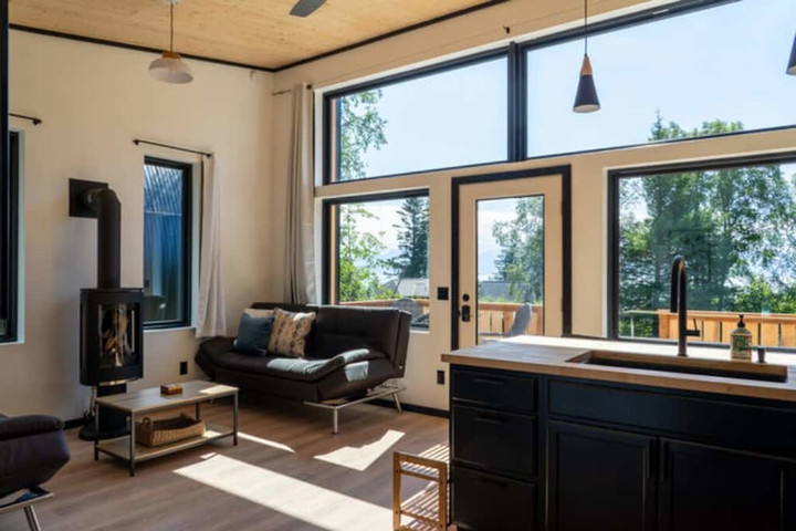 Modern Cabin+nordic Spa W/ Sauna, Hot Tub & Cold Plunge - Homer, AK