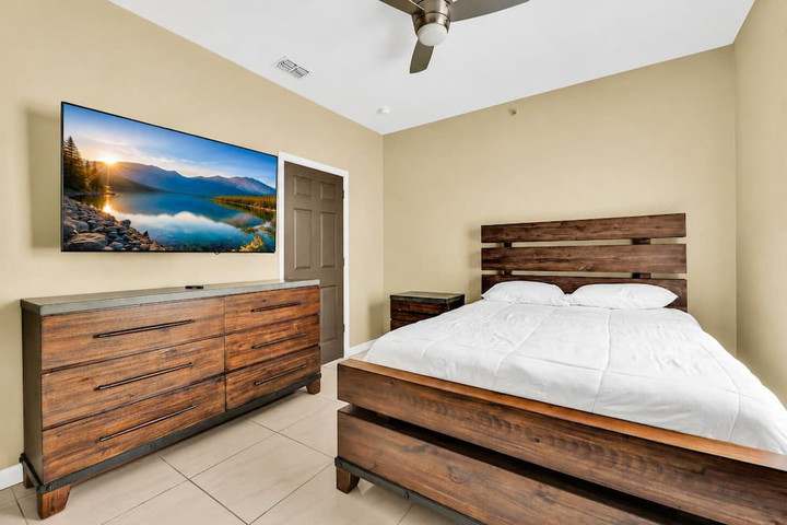 Relax And Enjoy In Our Luxury Townhome Getaway - McAllen, TX