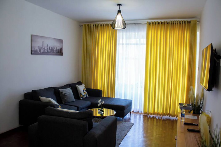 Apartment Sleeps 4, 2 Baths, Free Parking - Harare