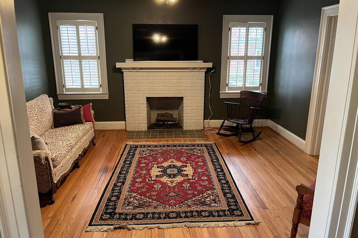 Downtown High Point. Private Back Yard With Patio. Home Gym. - High Point, NC