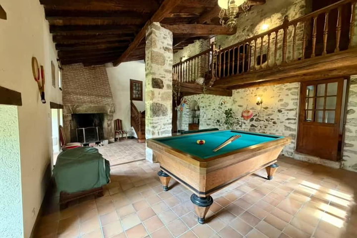Maison Familiale Avec Piscine Et Grand Jardin - Les Epesses