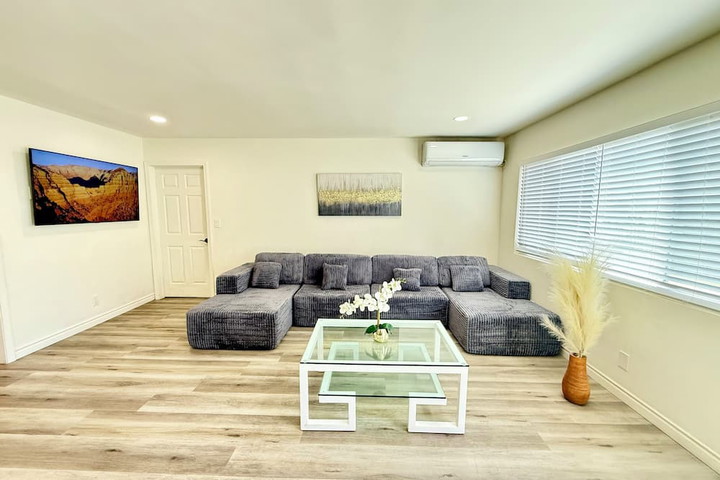 40% Off Upland 2 Master Beds W/ Yard - Close To Airport, Hospitals & Colleges - Ontario, CA