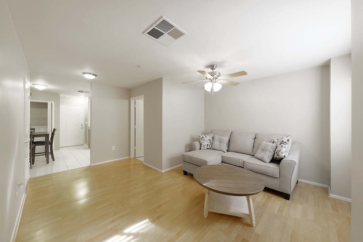 Gated 2 Bedroom/1.5 Bath Townhome Furnished - Bakersfield, CA