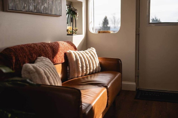 The Off Track Retreat Caboose Experience - Urbana, OH