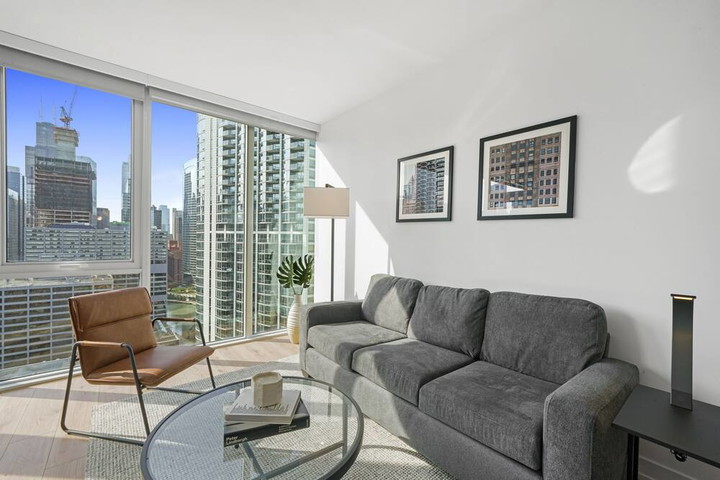 Level River North | Deluxe One-bedroom Suite, Downtown Chicago - Chicago Union Station