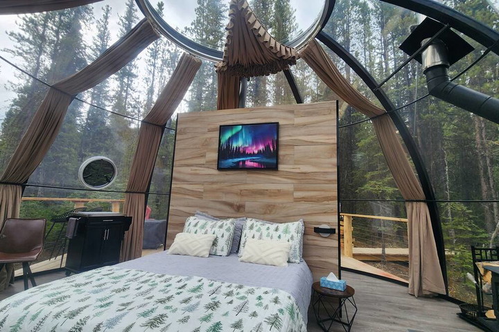 Sleep Under The Stars Private Off-grid Dome: A Forest Escape & Mountain Views - Alberta