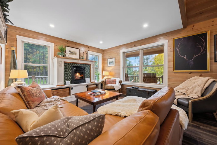 Red Fox Lodge - Close To Downtown Rangeley W/ Hot Tub & Sauna - Rangeley, ME