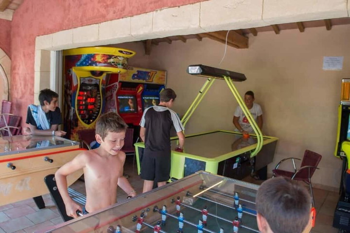 New Air-conditioned Mobile Home Sleeps 8 In A 4* Campsite 300m From The Beach In Hyères - La Londe-les-Maures