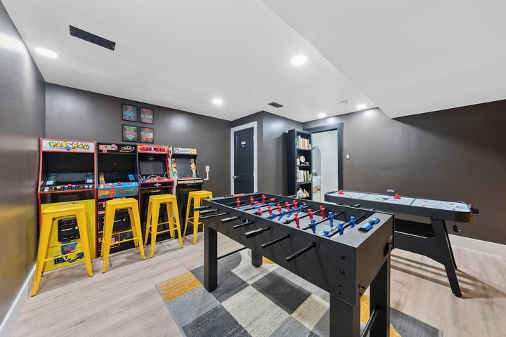 Station580 | 8 Min Osu | Hot Tub, Mini Golf, Games - Ohio