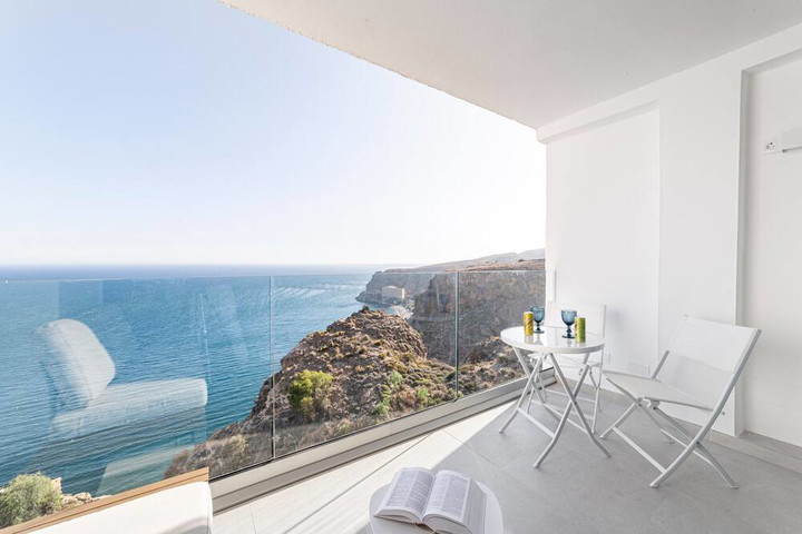Apartamento 'Los Acantilados' Con Vistas Al Mar, Piscina Compartida Y Wi-fi - Almería