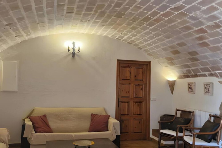 La Parra 1 At Mas Pareta: Rural Apartment With Pool And Farm Near Costa Brava - Peratallada