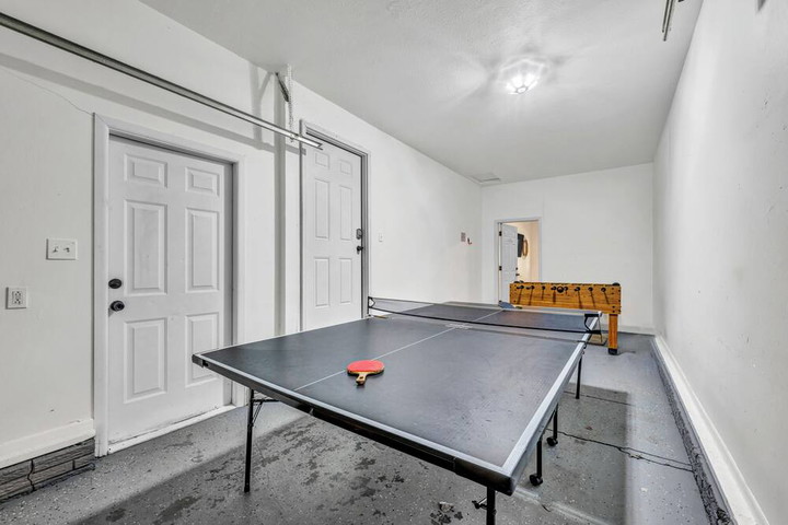 Game Room.grill.patio - Spacious 5br Getaway! - Brunswick, OH