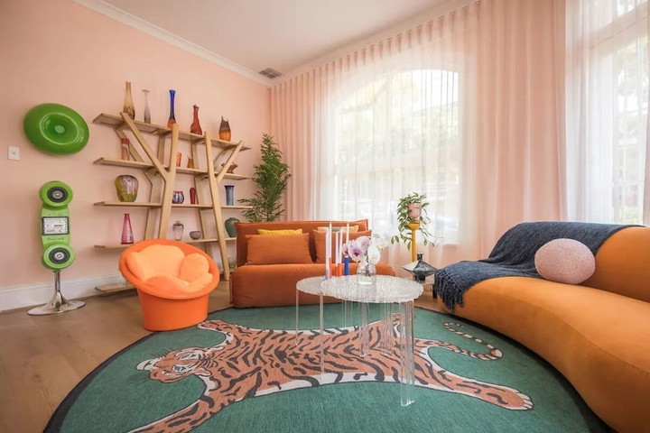 Where Barbie Lives By Glass Et Cetera - Camperdown