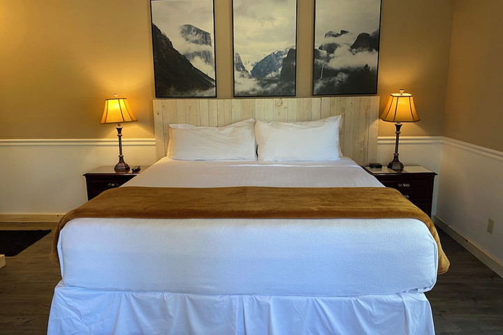 Jr King Suite, No Cleaning Fee, Hot Breakfast - Mammoth Lakes, CA