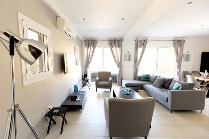 Private Sunrise Villa With Pool & Garden  5 Mins Walk To Beach, Peaceful Escape - Lefkada