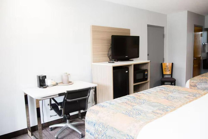 3 Affordable Rooms | Near Wild Willy's Adventure Zone | Free On-site Parking - Fort Walton Beach, FL