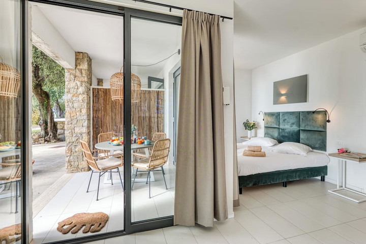 Boutique Pool Apt. Balzi Rossi - Roma 2, Ventimiglia, Italy - Ventimiglia