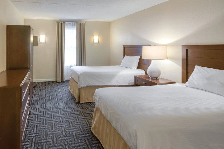Week Of July 4!  Beautiful 2 Bedroom Unit In Downtown Newport, Ri - Newport, RI