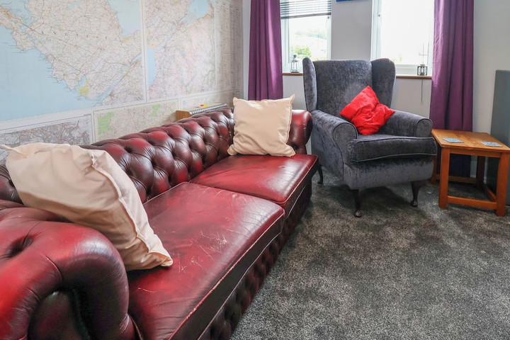 Carisbrook, Pet Friendly, Country Holiday Cottage In Llandudno - Llandudno