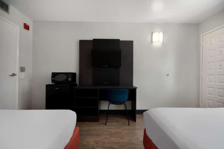 Cozy 2-bed Ada Room|pool|free Wifi - Lompoc, CA