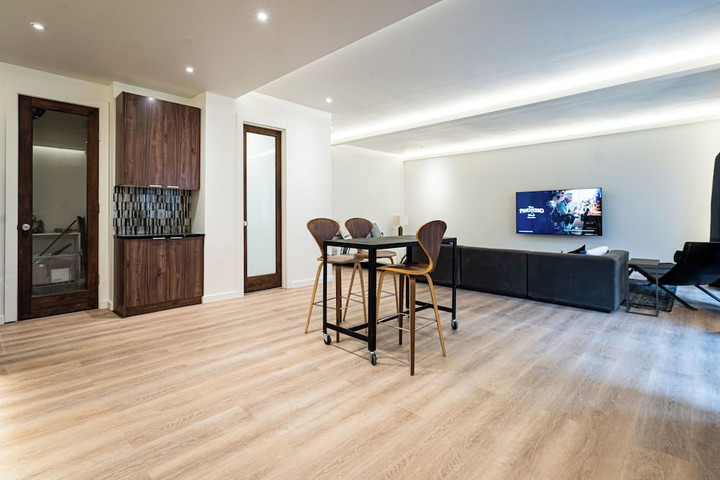Modern High End Loft  Large Central Location In Wonderful Kirkland Ac - 우딘빌