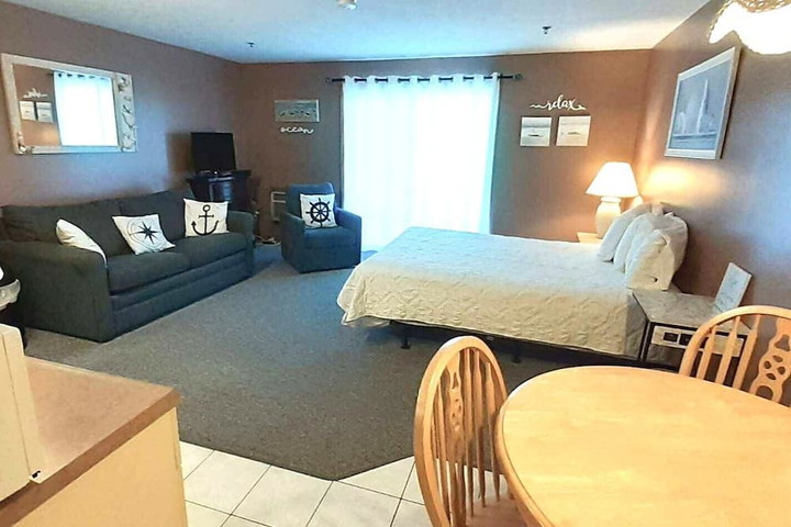 Steps From Wells Beach, Bellevue By The Sea Is Perfect For Your Maine Vacation - Wells, ME