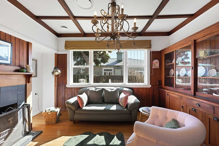A True Victorian | Spa, Pool & Sauna - Cambridge