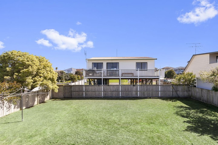 Snells Seaside Bach - Snells Beach Holiday Home - Warkworth