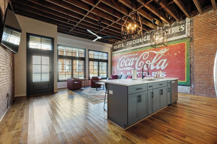 Downtown Spartanburg Apt. | Stay Fizzy - Spartanburg, SC