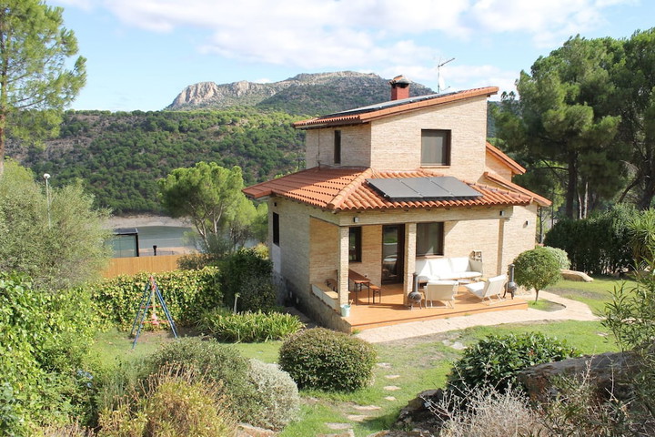 La Casa De Ladrillos. Ideal Para Familias Con Jardin Y Piscina. - Pelayos de la Presa