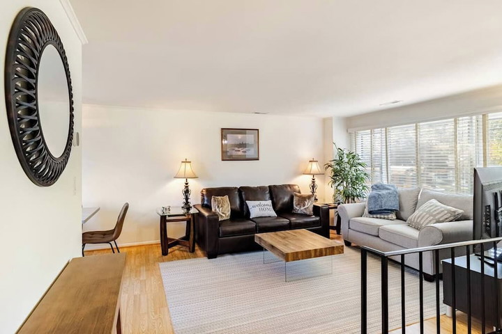 5 Bedroom House With Ev Charger Near Downtown Annapolis - Annapolis, MD